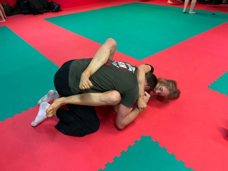 Grappling à Lasne | Fighting Solutions – Maîtrise du sol et contrôle